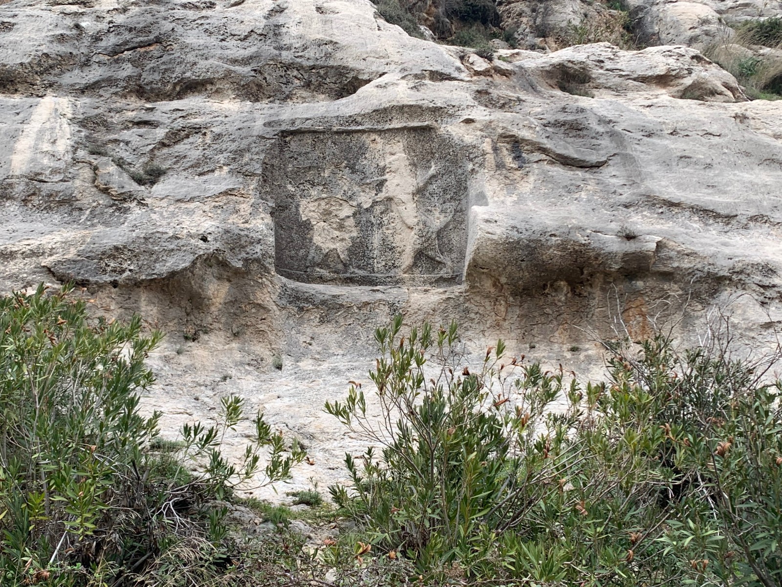 A Day of Hiking in Akroum - MOOTOO Guide