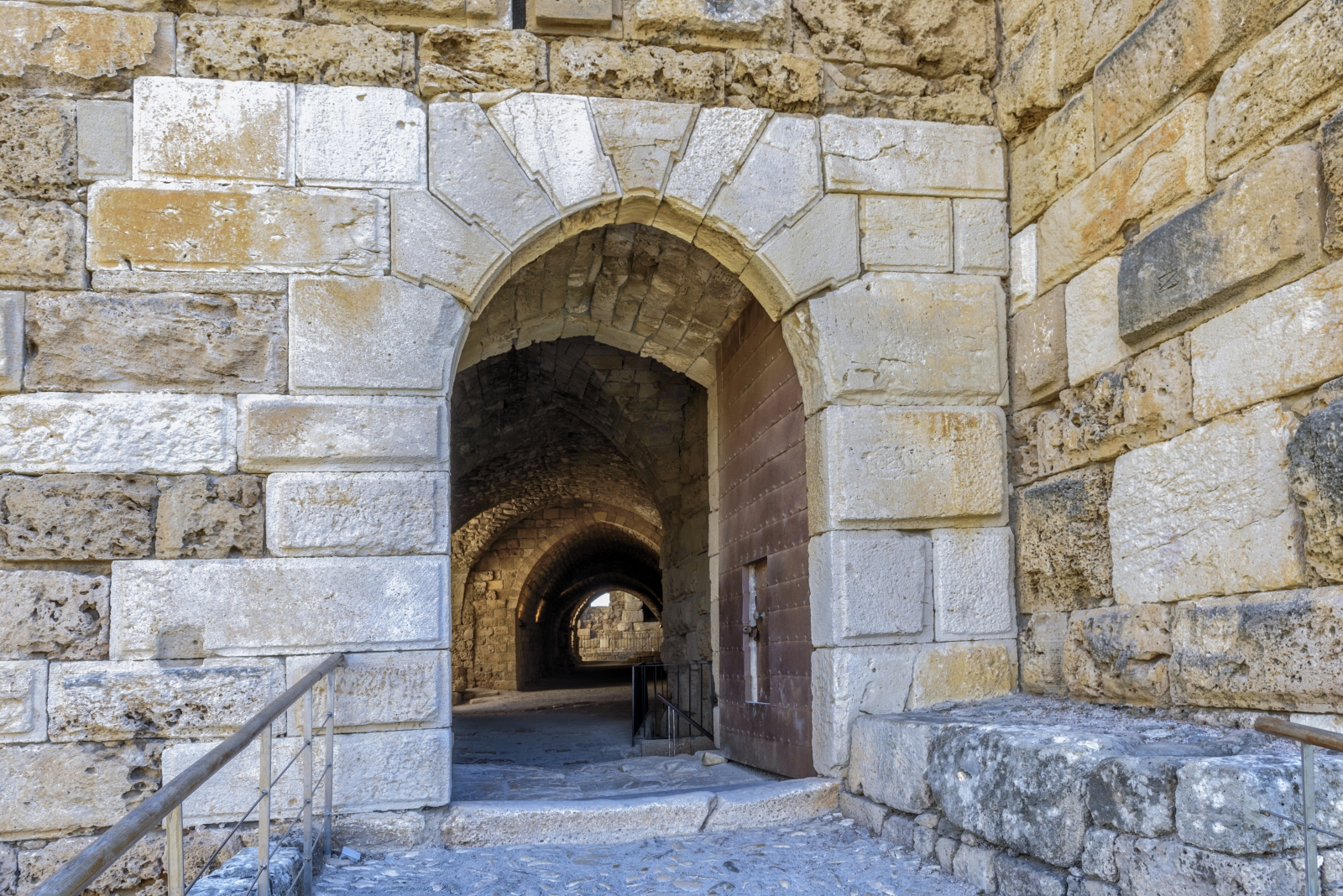 Byblos Crusader Citadel - MOOVTOO Guide
