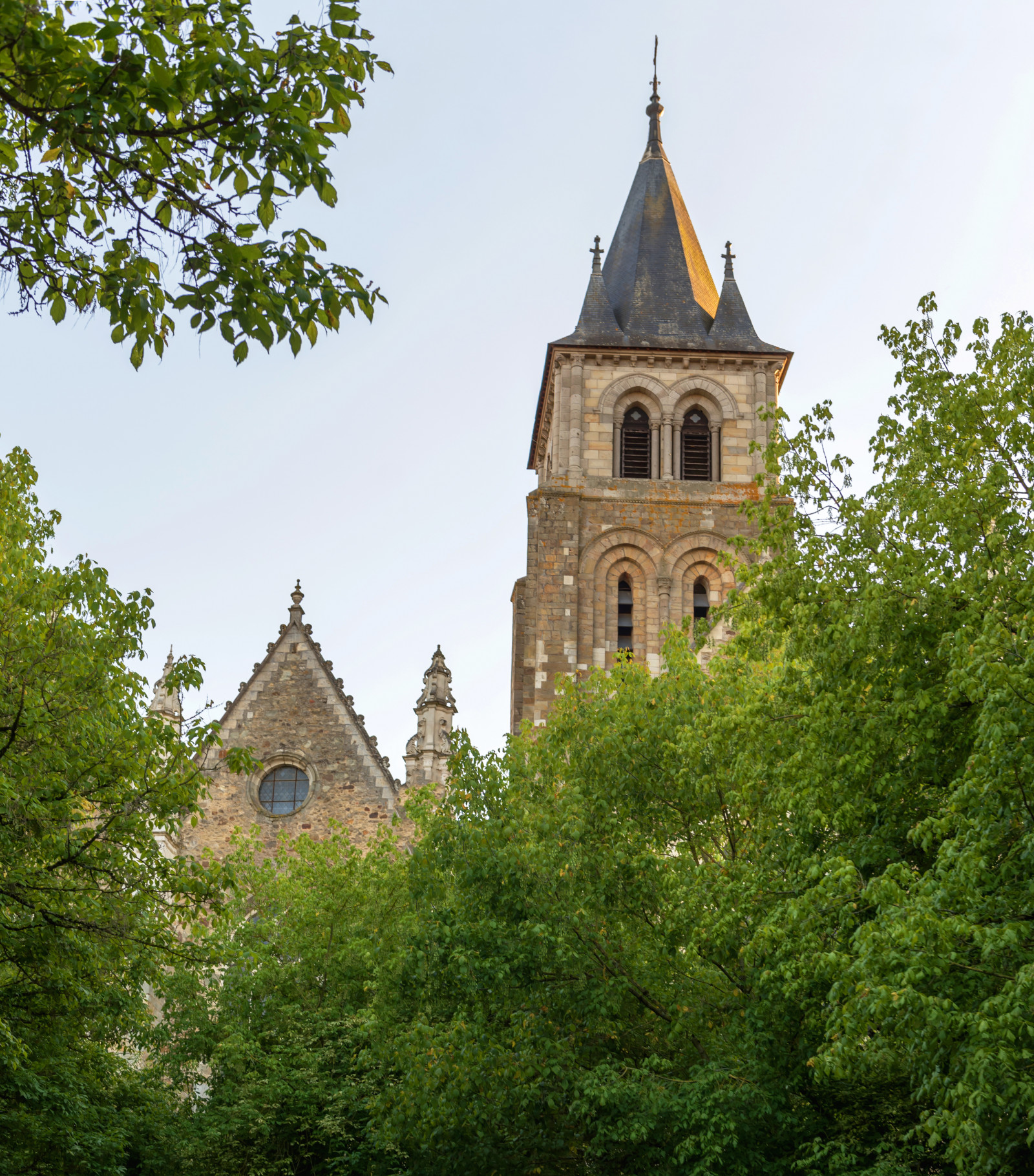 Cathédrale de la Sainte-Trinité de Laval - MOOVTOO Guide