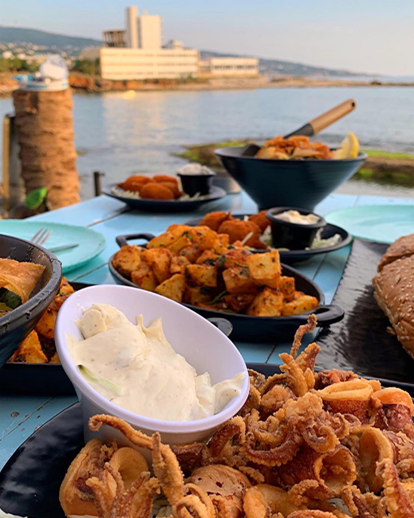 RAY's Batroun - MOOVTOO Guide